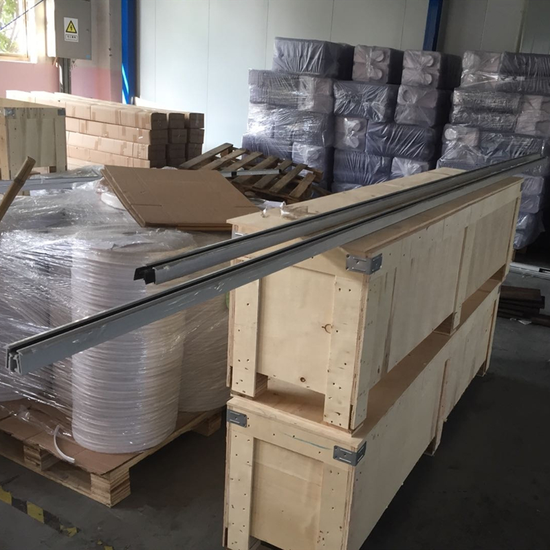 Continuous hinges Suitable for doors